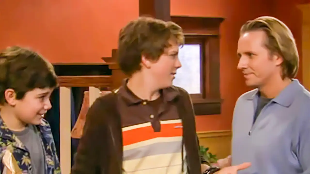 Watch Life with Derek Season 1 Episode 13: Male Code Blue