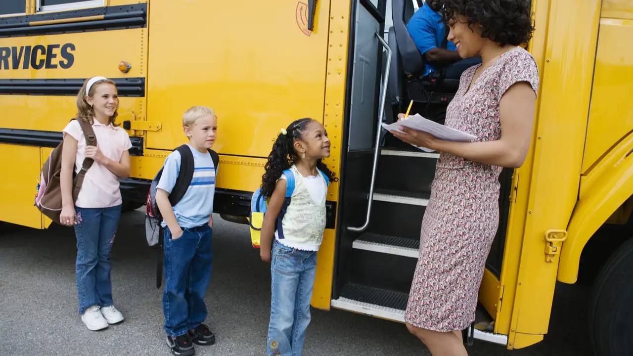 Listen to The Lisa Show 1 Episode 829: Unique Names and The Art of ...